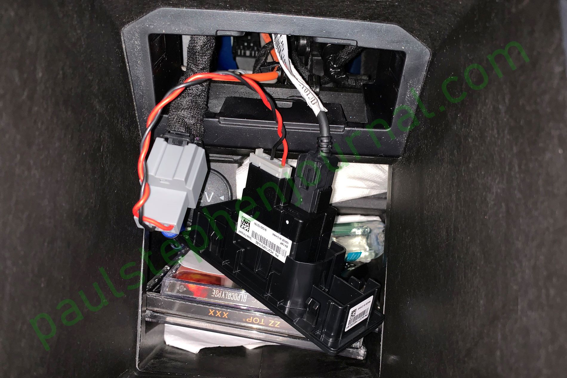 How I Upgraded My Ford Escape to SYNC 3 - Computer Looking Up